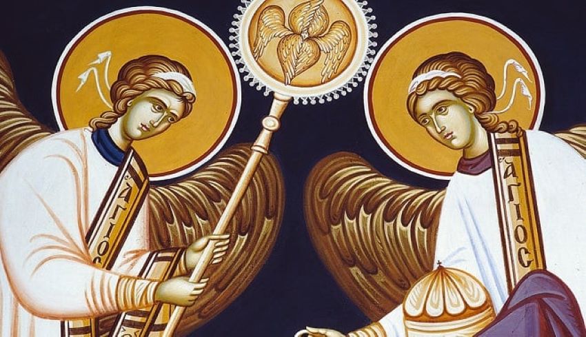Τι κάνουν οι Άγγελοι κατά τη Θεία Λειτουργία; - Τα Άγια τοις Αγίοις ...