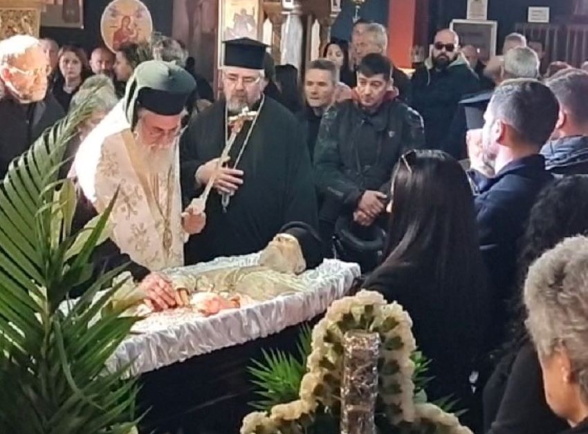 Εξόδιος Ακολουθία μακαριστού πατρός Αθανασίου Νικολού - Ιερά Μονοπάτια